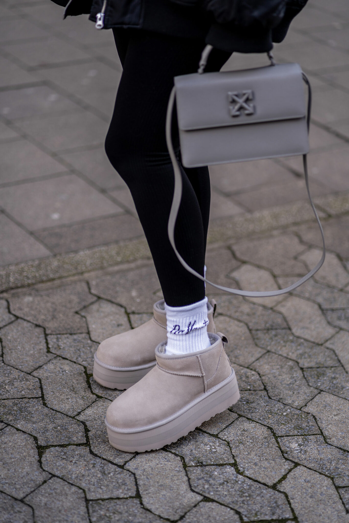Outfit: UGG Ultra Mini Platform x Bomberjacke - Fashion Blog